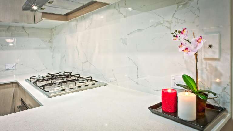 How To Clean Greasy Kitchen Wall Tiles? - Hello Magazine UK